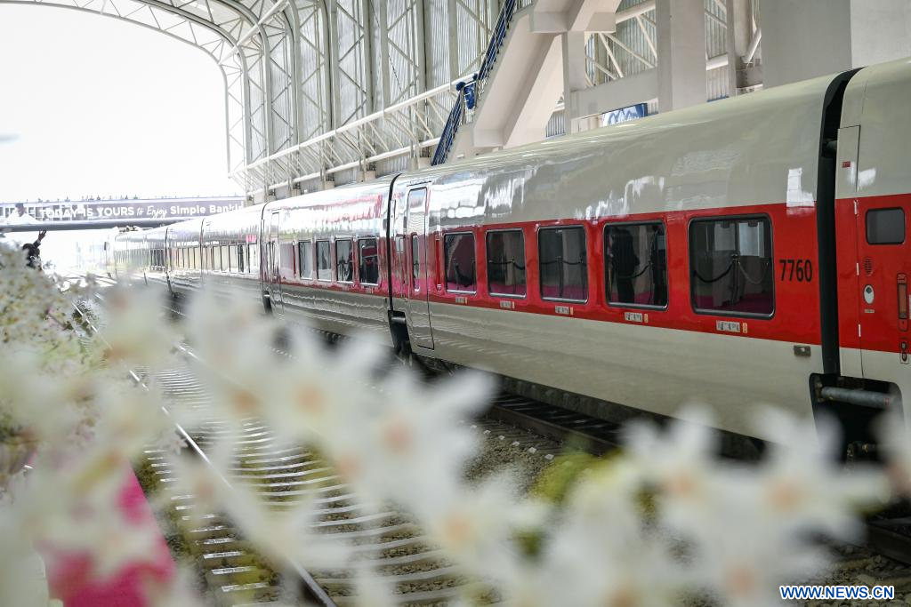 Inauguration d'un projet de train léger construit par la Chine dans l ...