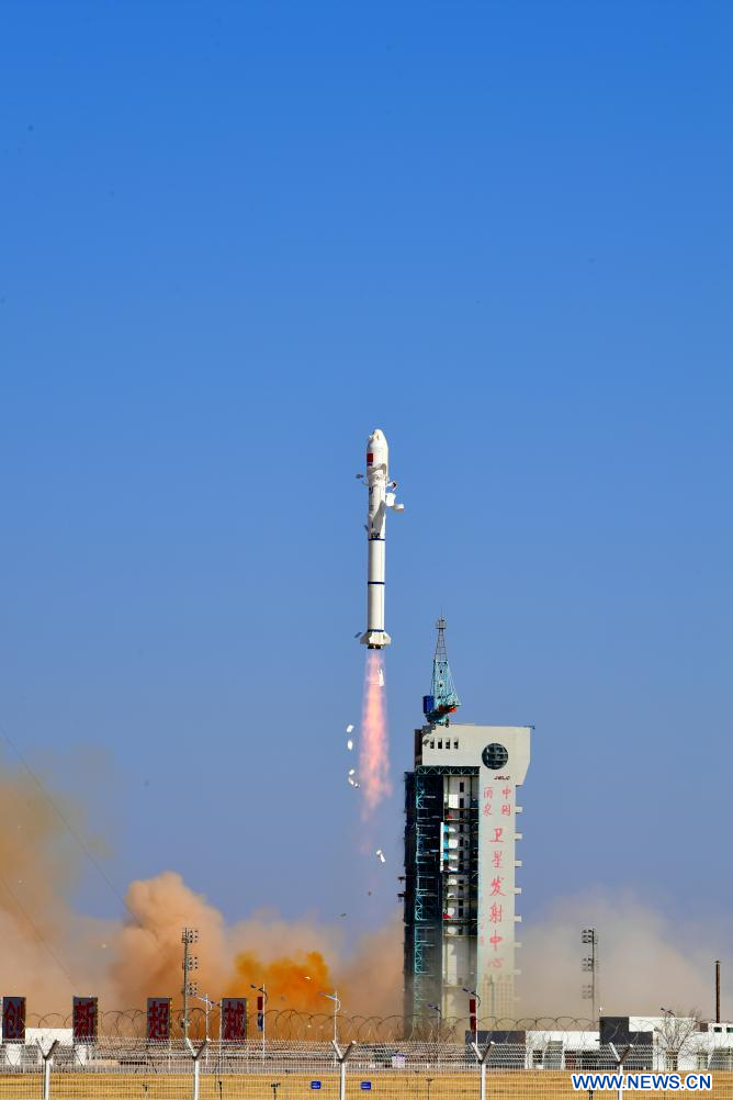 La Chine lance deux nouveaux satellites - Xinhua - french.news.cn